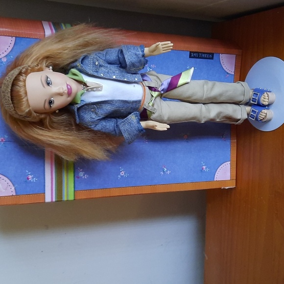 Teen trends | Toys | Courtney Teen Trends Doll And Storage Box Blue And ...